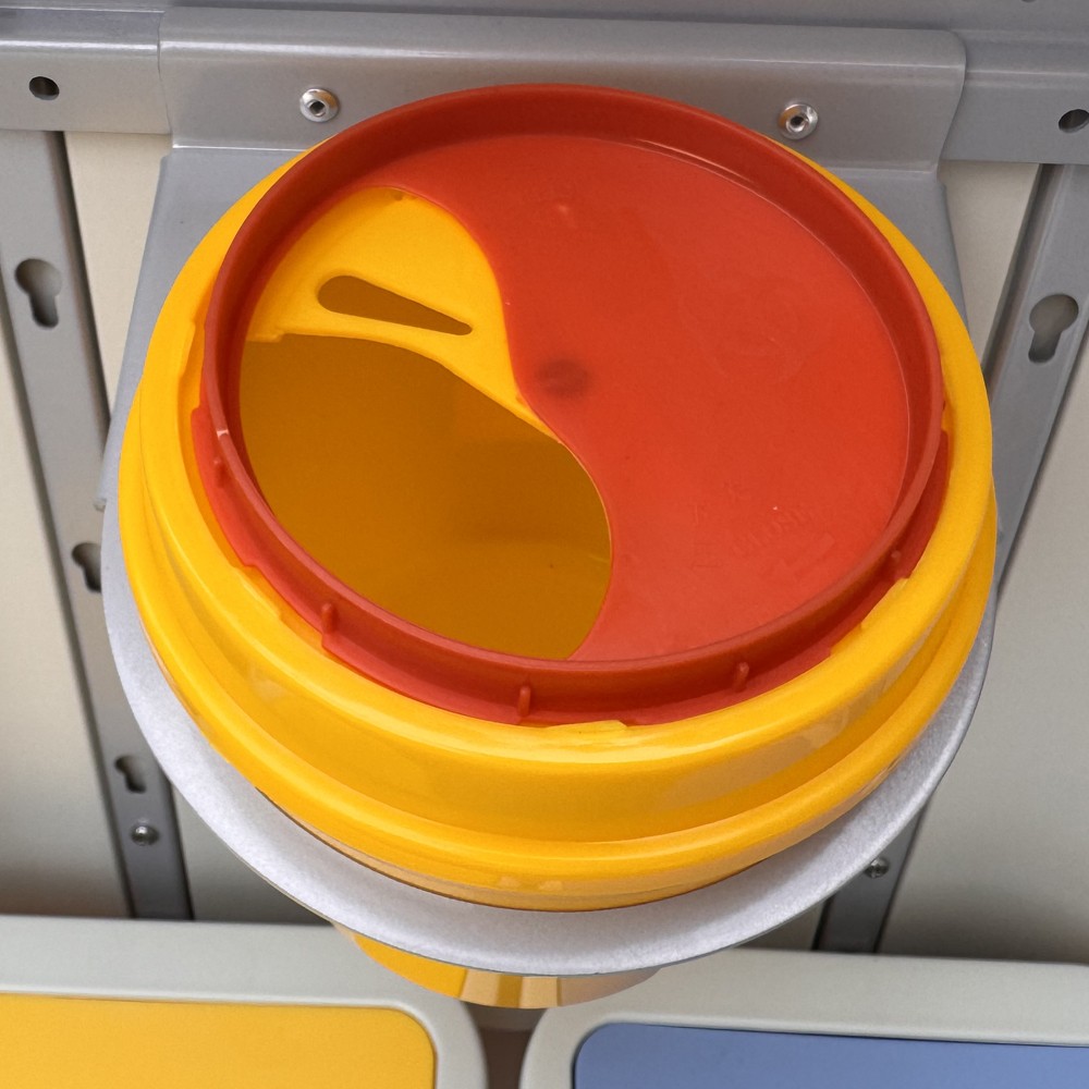 Container deseuri ascutite pentru trolii - NEO-CDA